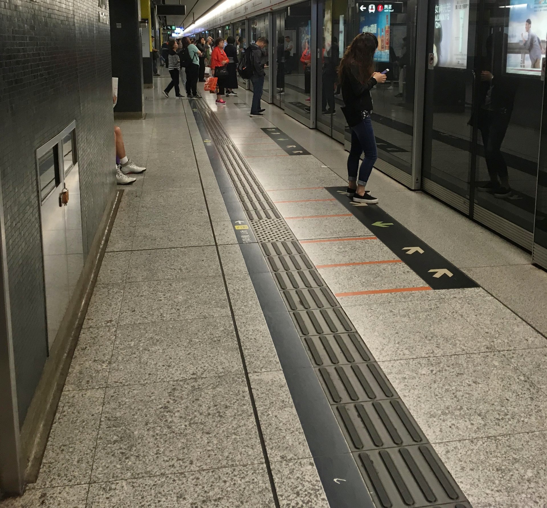 Hong Kong Cityscape: 10 Things to Notice